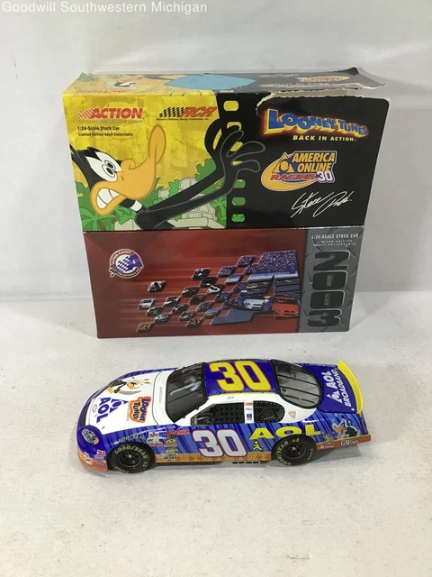 PRE-OWNED ACTION RACING 1:24 Scale Stock Car Steve Park #30 AOL/Looney ...