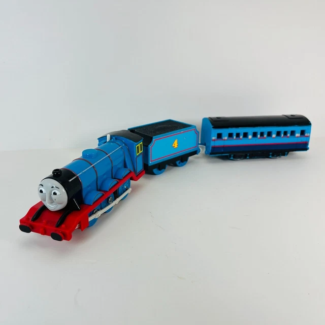 THOMAS & FRIENDS TrackMaster Gordon Motorized Train 2009 + Passenger ...