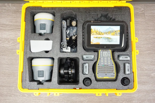 TRIMBLE R10 RTK Kit Base Rover TSC7 Access Roads GPS Glonass BeiDou ...