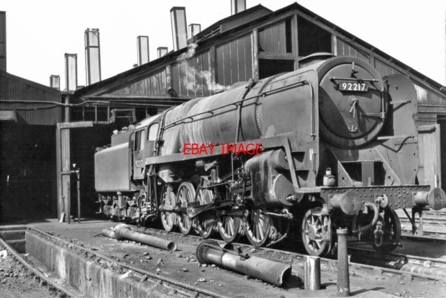 PHOTO BR Class 9F Loco No 92217 At Reading 81D Shed In Its Final Months ...