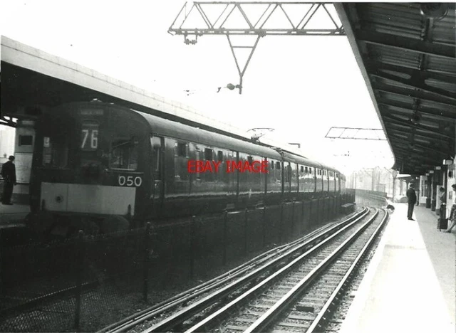 PHOTO CLASS 306 3-Car Emu No 050 (Later No 306 050) At Stratford On A ...
