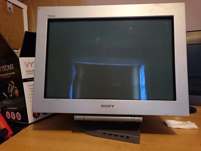 SONY TRINITRON GDM FW900 24