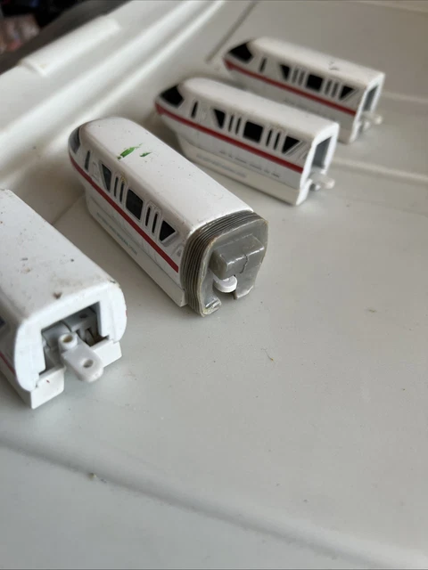 DISNEY PARKS 4 Piece Die Cast Metal Monorail Red Stripe Toy $1.49 ...