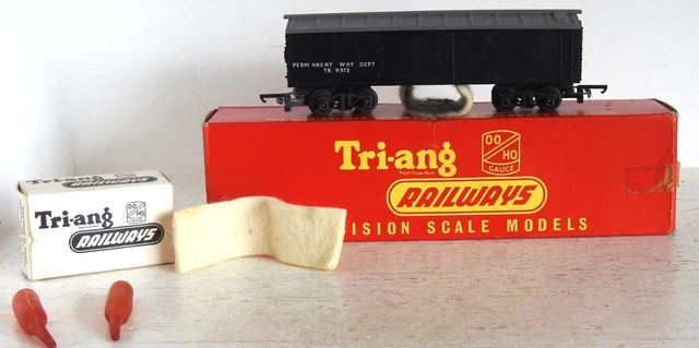 BOXED TRI-ANG R344 Track Cleaning Box Car, Wagon, Fluid & Spare Felt ...