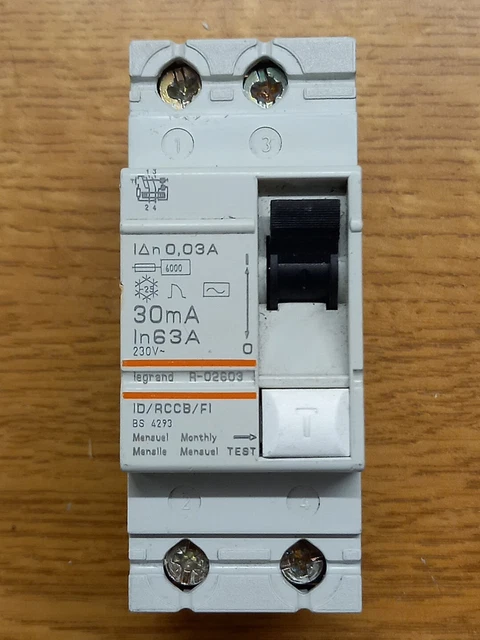 LEGRAND R-02603 ID/RCCB/FI 63A 30mA RCCB Usato EUR 23,44 - PicClick IT