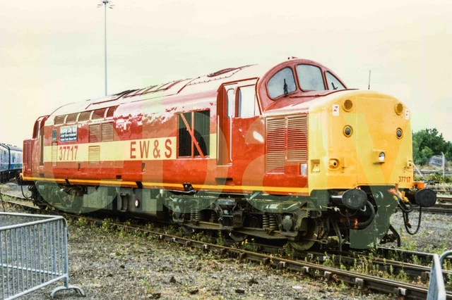 UK RAILWAY PHOTOGRAPH Class 37 Locomotive 37717. RM37-1805 £1.70 ...