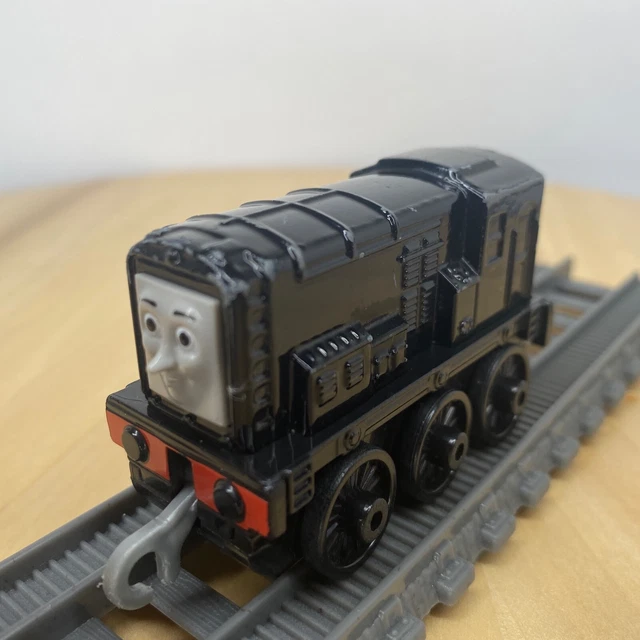 THOMAS THE TANK Engine Trackmaster DIESEL Die Cast Push Along Engine £ ...