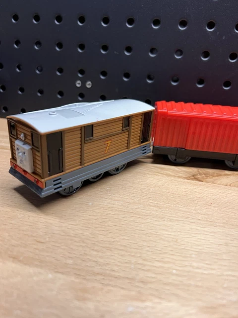 TOMY TRACKMASTER THOMAS & Friends "TALKING Toby" WORKING Motorized ...