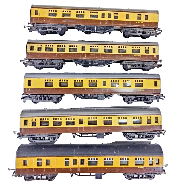 RACK OF 5 X vintage Tri-ang TT Gauge BR Coaches Chocolate & Cream ...