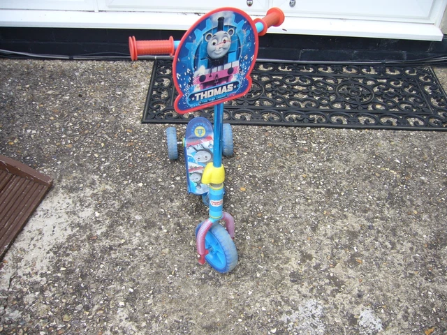 CHILD 3-WHEEL SCOOTER - THOMAS THE TANK ENGINE £3.50 - PicClick UK