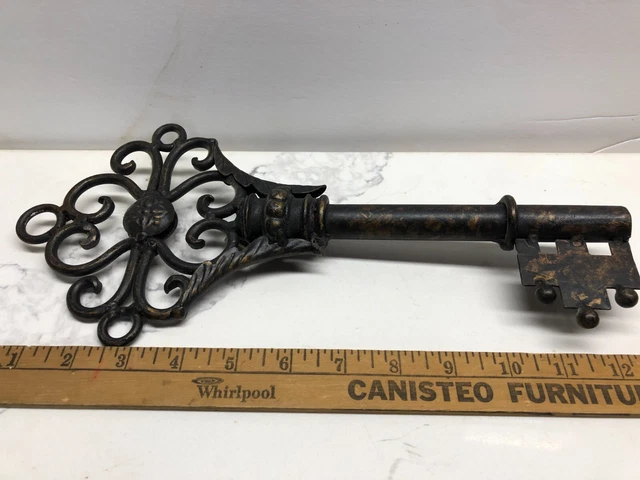 VINTAGE STYLE IRON/METAL Large Ornate Skeleton Key Metal Steampunk/boho ...