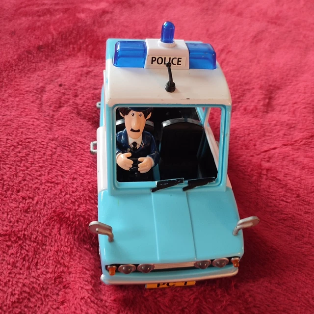 VINTAGE POSTMAN PAT Greendale Friction Police Car & Pc Selby Figure ...