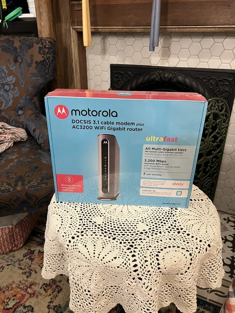 MOTOROLA MG8702 DOCSIS 3.1 Cable Modem Plus AC3200 Dual-Band WiFi ...
