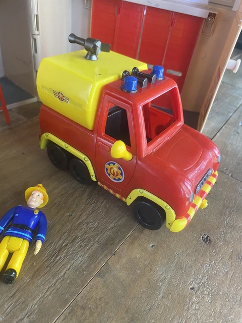 FIREMAN SAM FIREHOUSE Play set With Additional Vehicles $19.20 ...