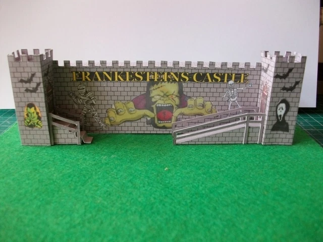 FAIRGROUND MODEL OO Scale Model Funfair 00 Gauge Castl Model Railway ...