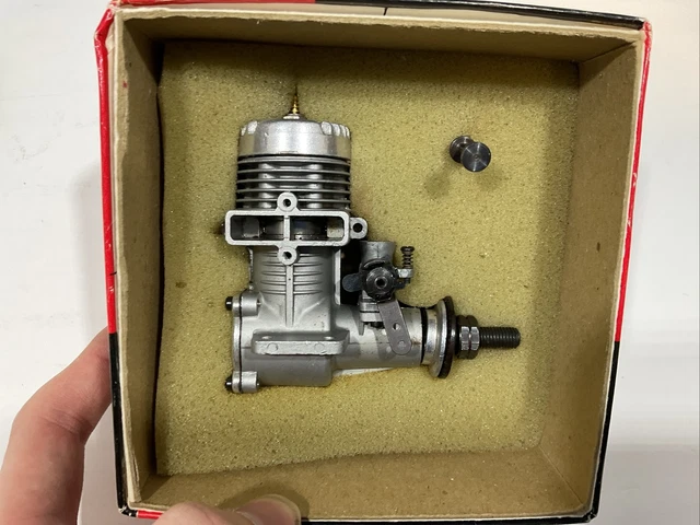 NOS FOX 25 Rc Nitro/Glow Engine For Model Airplane 22500 W/Box Made In Usa Nice EUR 75,60 ...