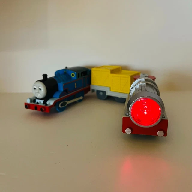 THOMAS & FRIENDS TrackMaster Thomas and the Jet Engine Motorized Train ...