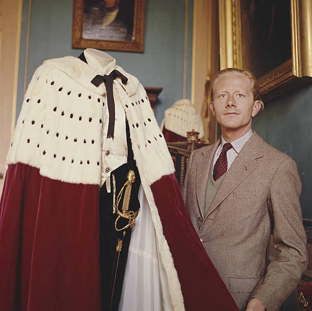 HUGH EDWARD CONWAY Seymour, 8Th Marquess Of Hertford Posed Bes 1960s ...