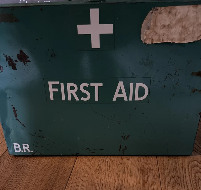 VINTAGE BRITISH RAIL Green metal first aid box. £6.51 - PicClick UK