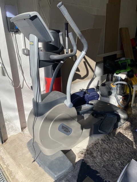 TECHNOGYM CARDIO CROSSOVER 700 LED - Commercial Gym Equipment EUR 1.014 ...