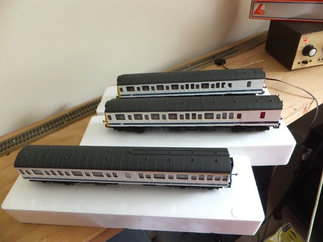 LIMA CLASS 117 3-Car DMU In BR White Boxed - OO Gauge £50.00 - PicClick UK