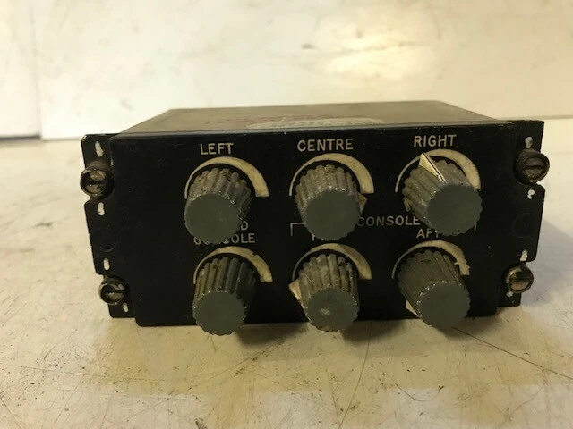 AIRCRAFT COCKPIT CONSOLE Control Panel Unit WG1381-8065-041 Issue 1 GE9 ...