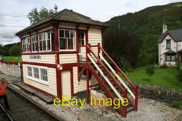 PHOTO 6X4 GLYNDYFRDWY Signal Box Signal box on the Llangollen Railway ...
