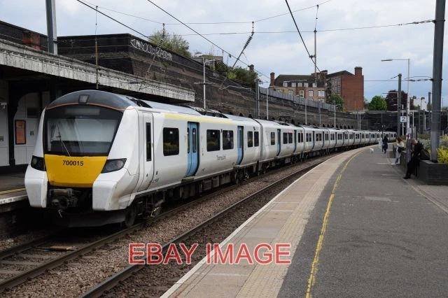 PHOTO CLASS 700/0 Desiro City 8-Car Emu No.700 015 Of Thameslink At Kentish Tow £1.65 - PicClick UK