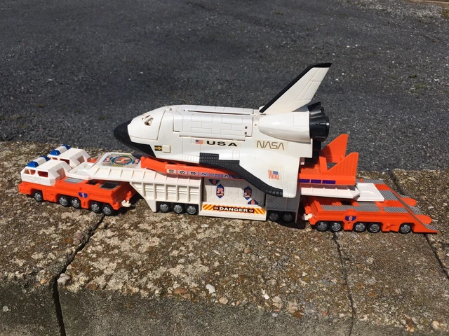 MATTEL HOT WHEELS Mega Rig NASA Space Shuttle Transporter Set EUR 21,88 ...