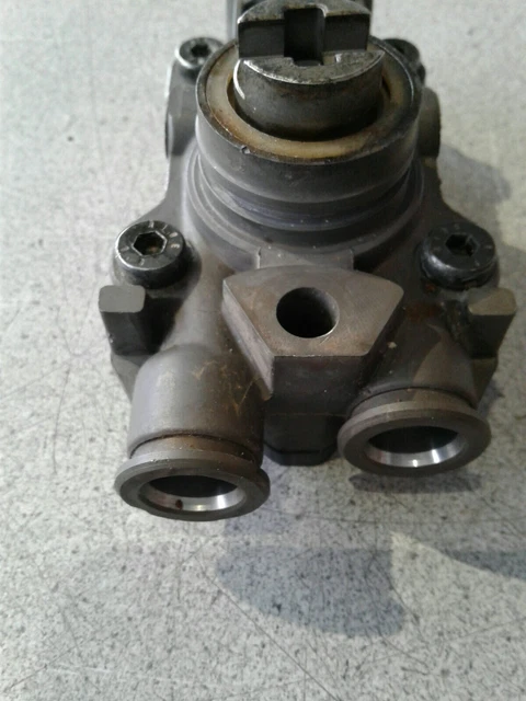 A6110900250 POMPA INIEZIONE Diesel Mercedes-Benz W203 CDI Bosch ...