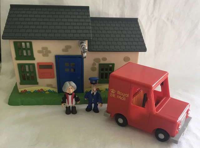 POSTMAN PAT BUNDLE Playset -Pat, Post Office ,Van & Mrs Goggins £17.99 ...