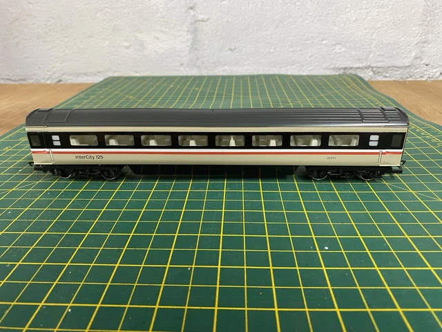 HORNBY INTERCITY 125 Mk3 TSO Coach Short Version (1 of 2) - Executive ...
