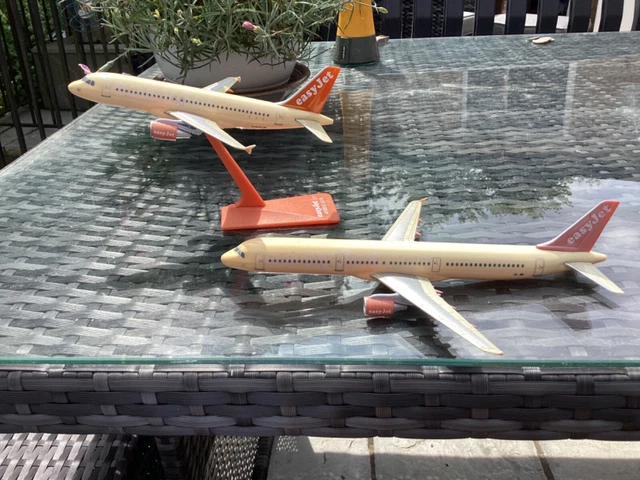 EASYJET AIRBUS A319 G-EZEK Premier Planes Plastic Aircraft Model ...