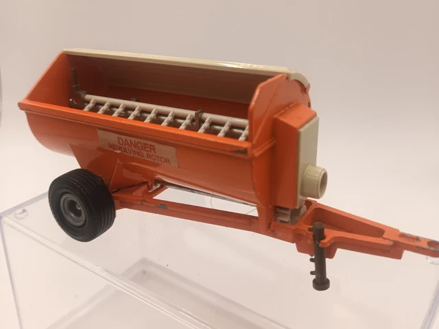 BRITAINS 1:32 FARM Howards Rotaspreader 155. Manure Spreader. Tractor ...