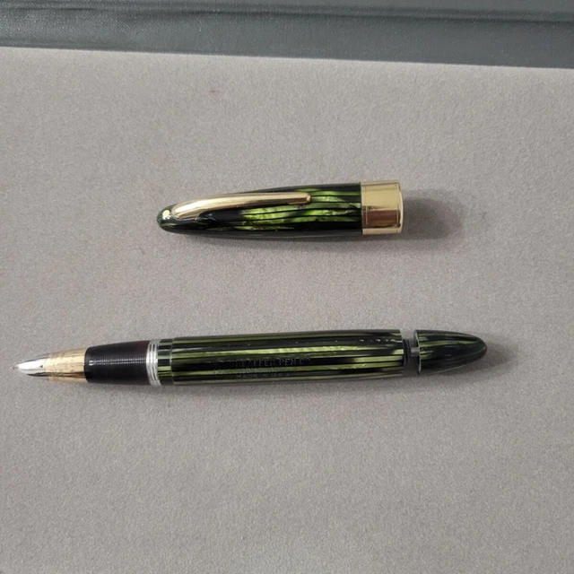 VINTAGE, CIRCA 1942 Sheaffer Triumph, fountain pen, marine green, Made ...