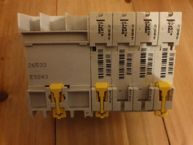 DISJONCTEUR DIFFÉRENTIEL TETRA 4P Merlin Gerin C60a C10 300mA (23717 ...