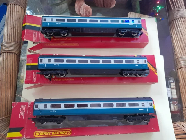 BOXED HORNBY R439 - BR MK3 OPEN COACH x 3 £21.50 - PicClick UK