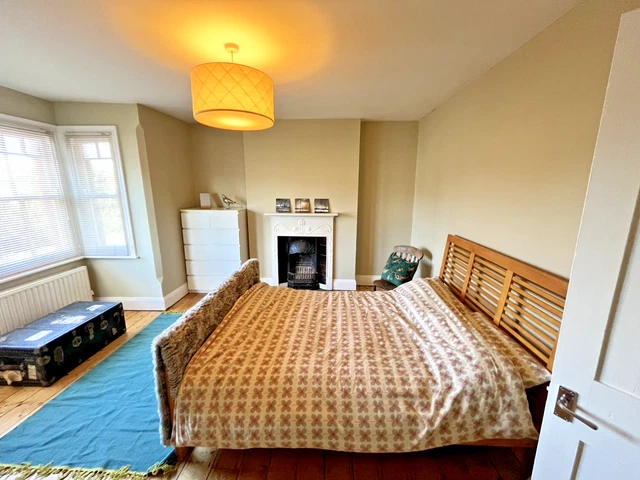 WOODEN SLEIGH-STYLE DOUBLE Bed Frame with Mattress £99.50 - PicClick UK