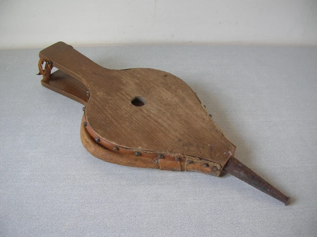 ANCIEN SOUFFLET DE cheminée en bois et cuir fonctionne accessoire outil ...