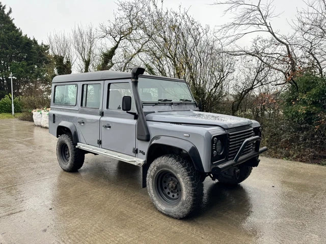 LAND ROVER DEFENDER td5 £14,000.00 - PicClick UK
