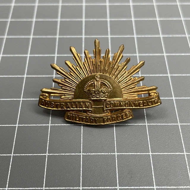 ORIGINAL VINTAGE AUSTRALIAN Rising Sun Shoulder Cap Badge AIF Pin War ...