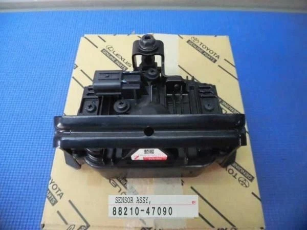 TOYOTA GENUINE NEW Sensor Assy, Millimeter Wave Radar 88210-47090 Japan ...
