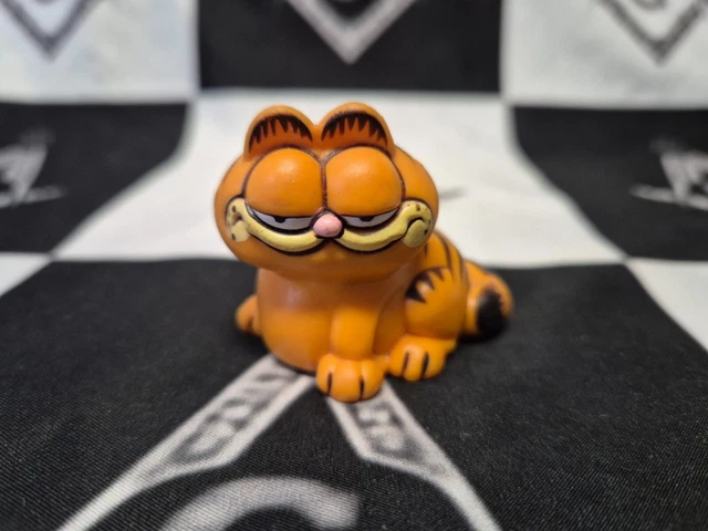 VINTAGE 1981 PVC Garfield Cat Small Collectible Figure "2" EUR 7,77 ...