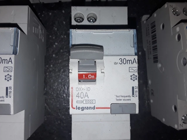 INTERRUPTEUR DIFFERENTIEL 2POLES 40A 30mA TYPE AC. 40AMPERES LEGRAND 411632 EUR 30,00 - PicClick FR