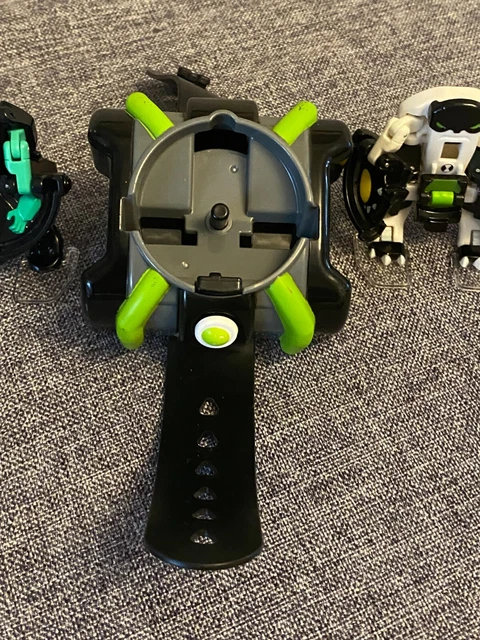 VINTAGE OMNITRIX BEN 10 Omni-Launch Battle Figure Launcher Omnitrix ...