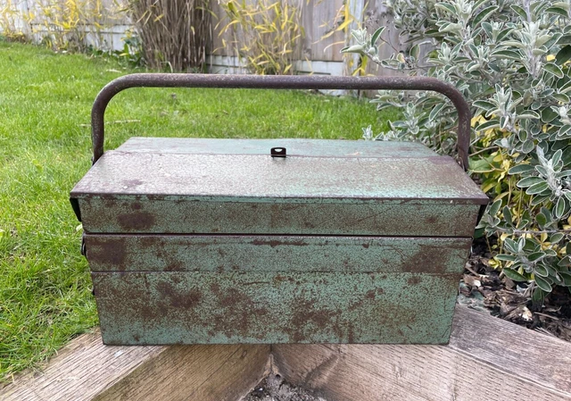 VINTAGE LOCKABLE CANTILEVER Metal Tool Box Hammer Screwdriver Storage ...