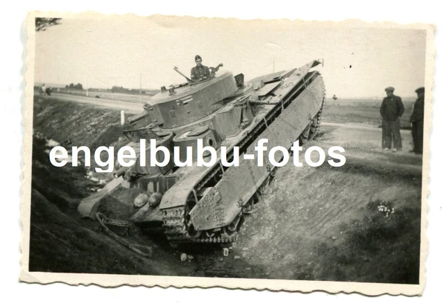 FOTO - PANZER - Schwerer Russischer Durchbruchpanzer "T-35" - Im Graben ...