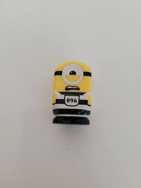 NEW DESPICABLE ME Figure Figurines Blokhedz Toy Prison Jail Stuart The ...