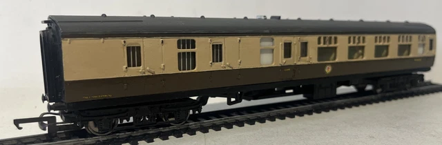 REPAINTED TRIANG OO 692 Coach Corridor Brake 2Nd Choco Cream With Metal ...
