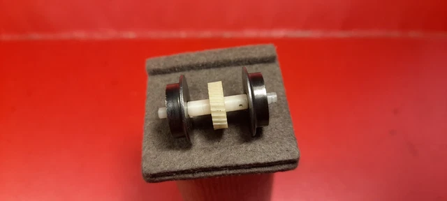 TRIANG HORNBY X336 One Axle Deep Flange for R351 R352 R357 R751 R758 ...